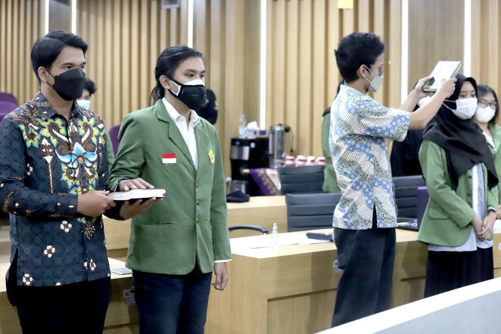 Pelantikan Ormawa dan KSM FISIP UPNVJ 2022 — Fakultas Ilmu Sosial dan Ilmu Politik UPN "Veteran ...