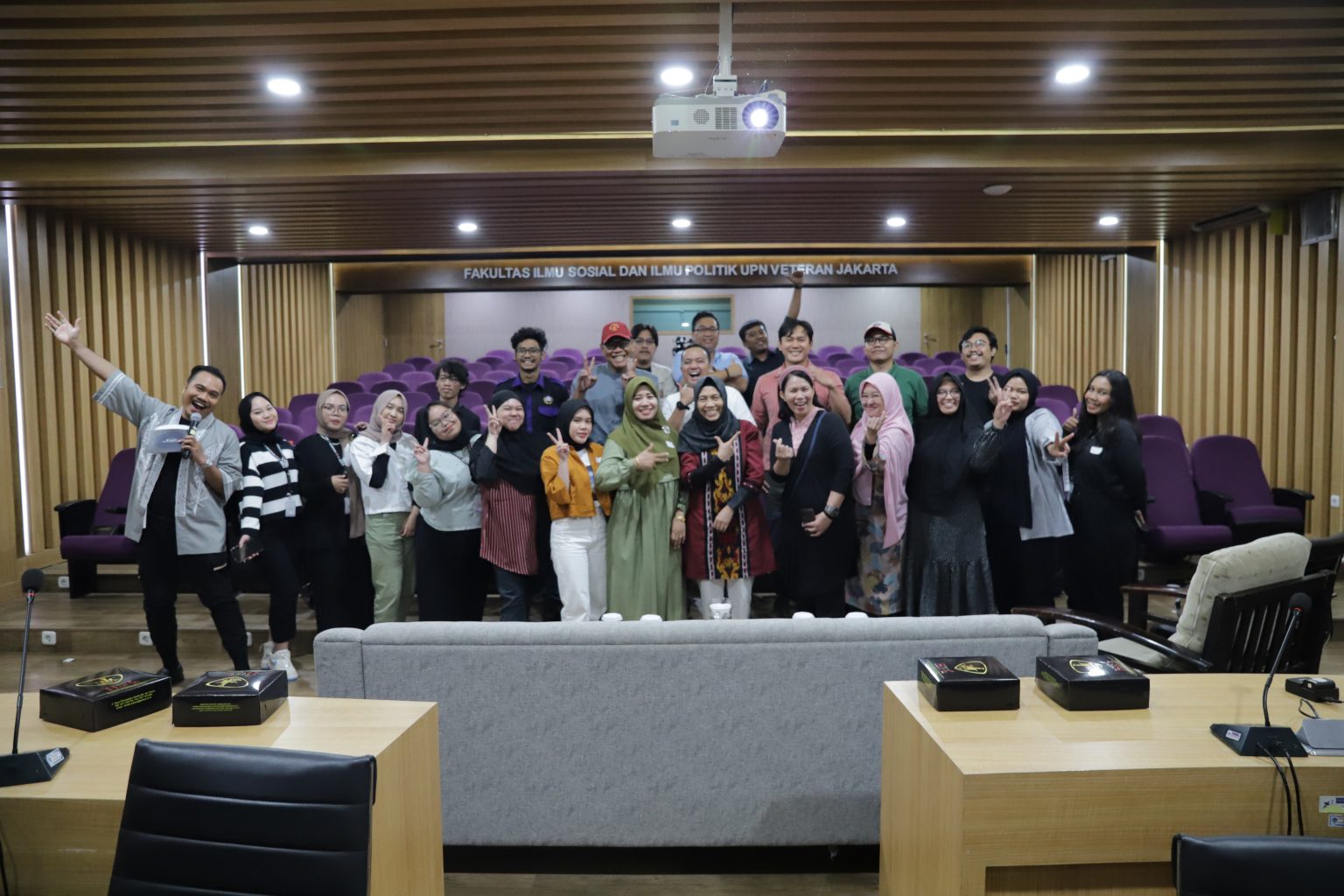 FISIP UPNVJ Gelar Silaturahmi Program Studi Ilmu Komunikasi — Fakultas Ilmu Sosial dan Ilmu ...