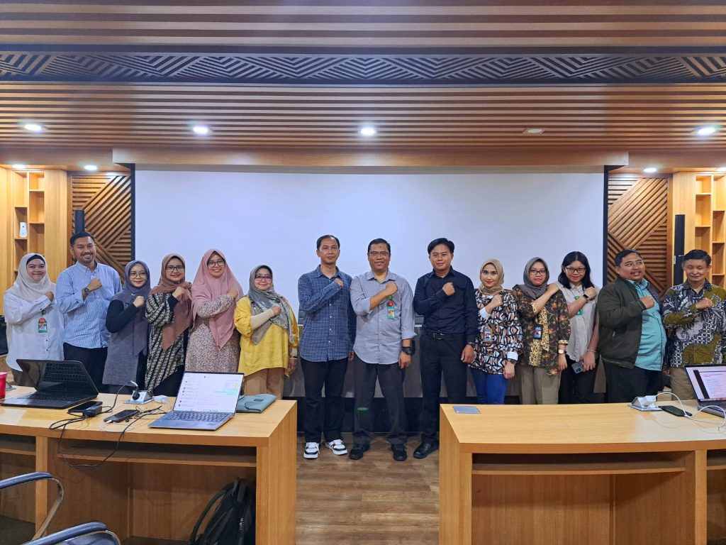 Lokakarya Fokus pada Meningkatkan Jurnal Terakreditasi di FISIP UPN ...